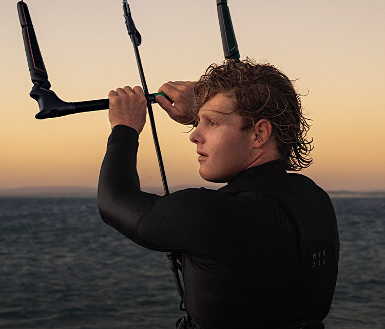 The Complete Guide to Kitesurfing for Beginners